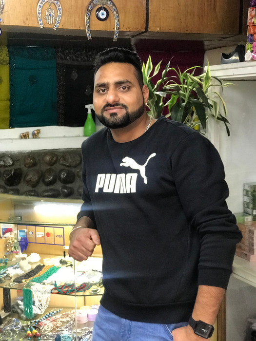 QUIENES SOMOS :: Labhushah